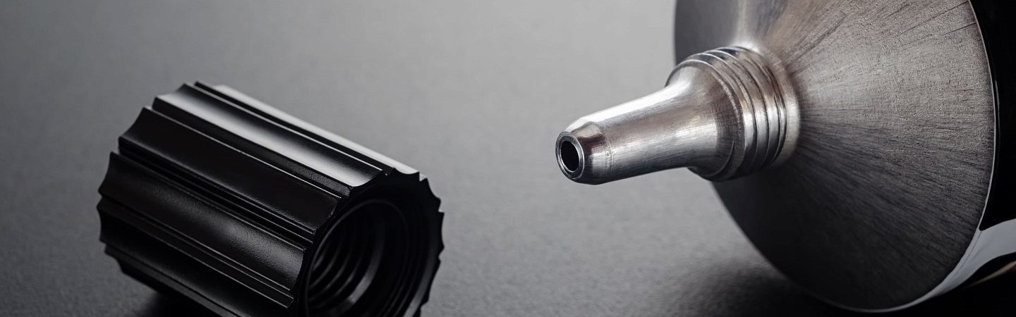 Solvent-based rubber adhesives